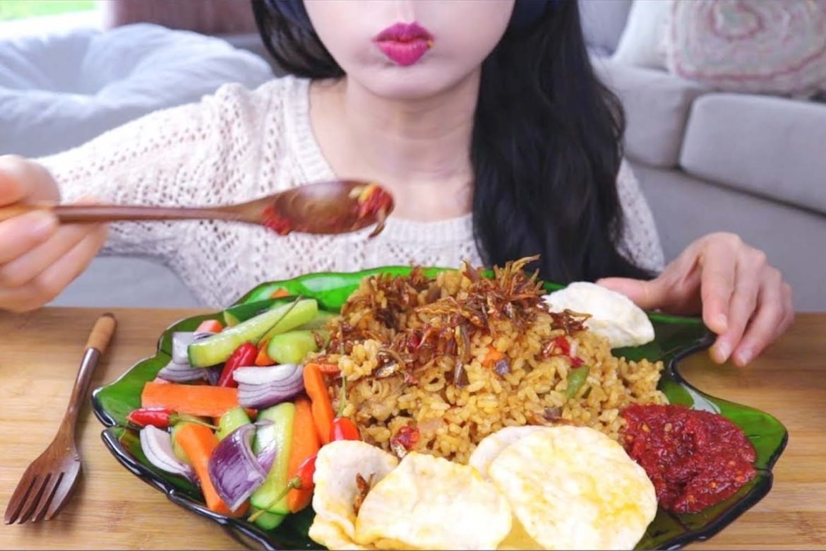 Culinary Tourism Hobbyist? These 10 Typical Indonesian Foods You Must Try!